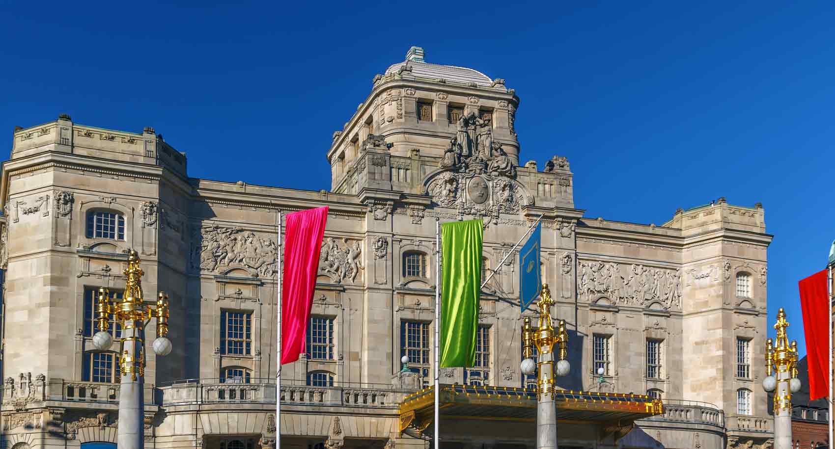 Unique Lifting Solution Saves the Exterior of Sweden’s National Stage ...